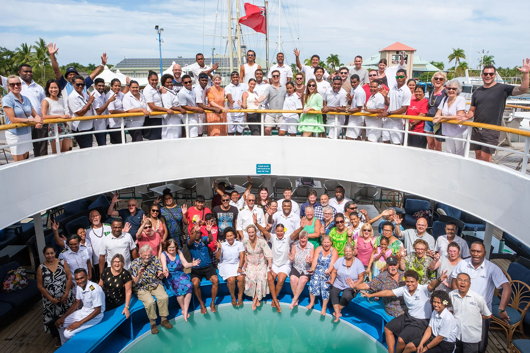 Reef Endeavour – Captain Cook Cruises Fiji