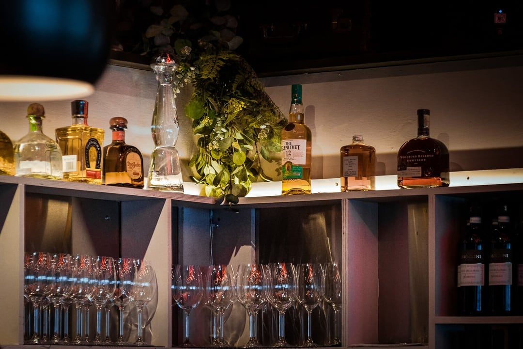 The 515 Bar | Vancouver Craft Cocktails & Craft Beer Bar