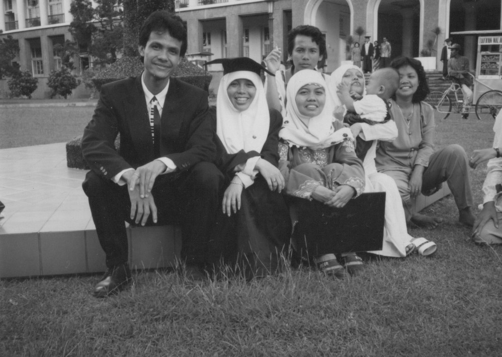 Profil Siti Atikoh, Istri Ganjar Pranowo, Ternyata Cucu Kiai dan Sempat ... Profil Siti Atikoh, Istri Ganjar Pranowo, Ternyata Cucu Kiai dan Sempat ...