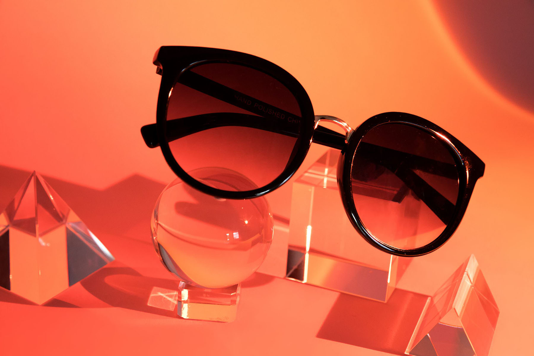 the trick to stand out product photography: gradient backgrounds | soona