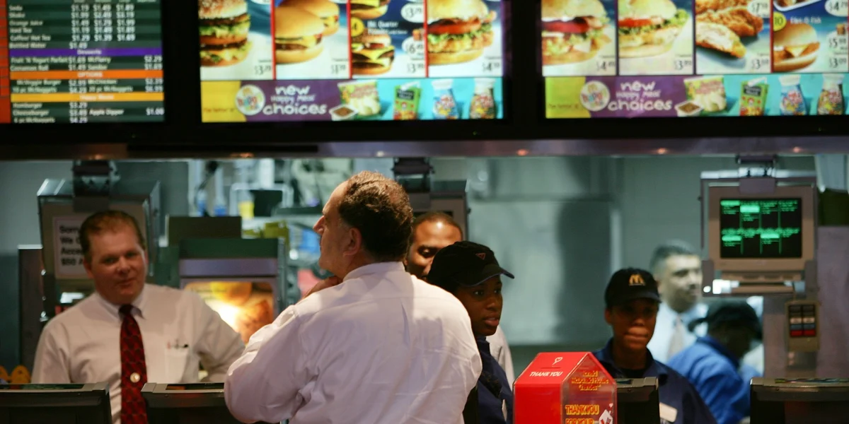 What is Digital Signage? Here’s How It Can Help Your Business ...