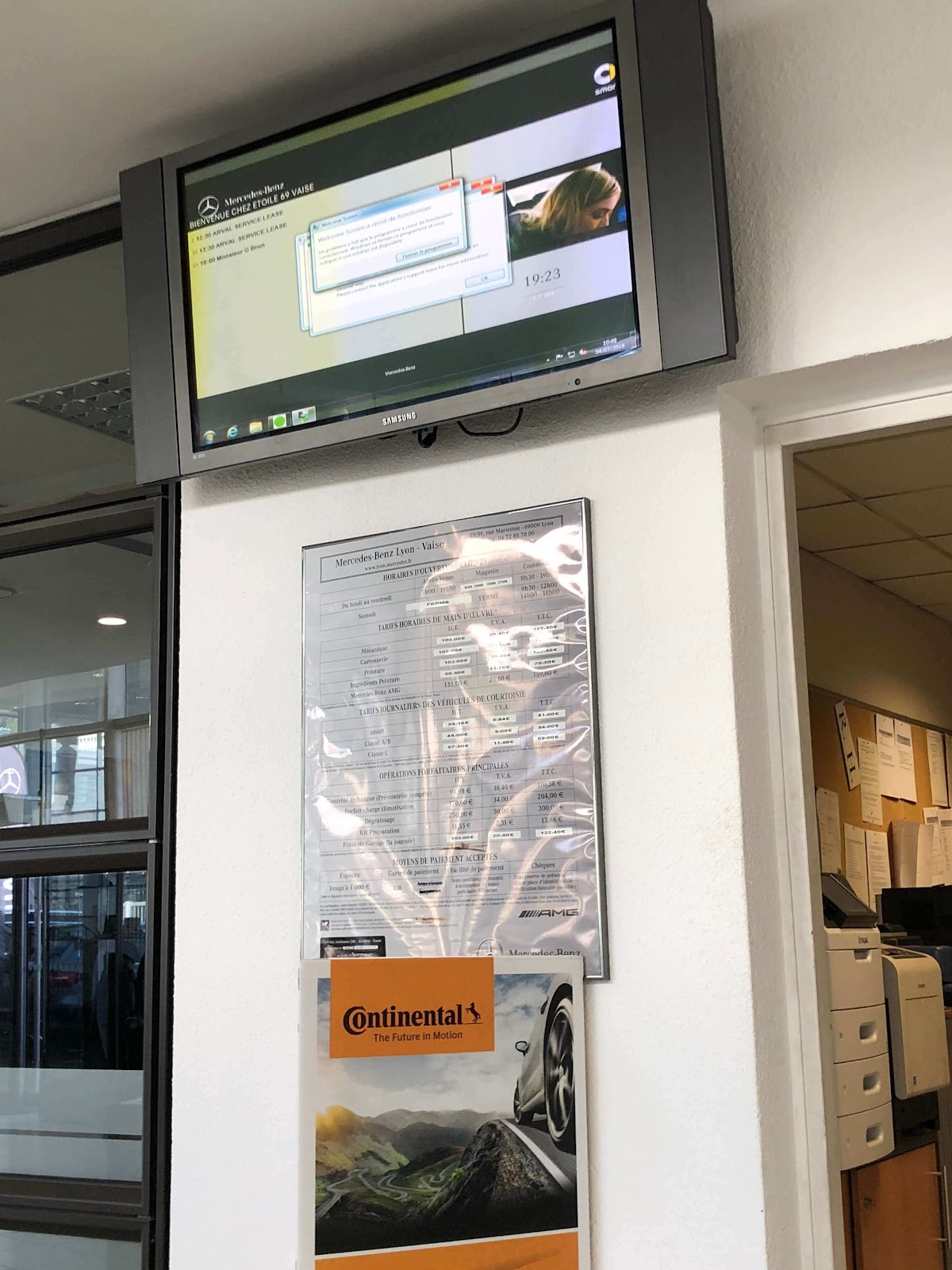 5 Reasons You Shouldn’t Create Your Own Digital Signage | Wallboard Blog