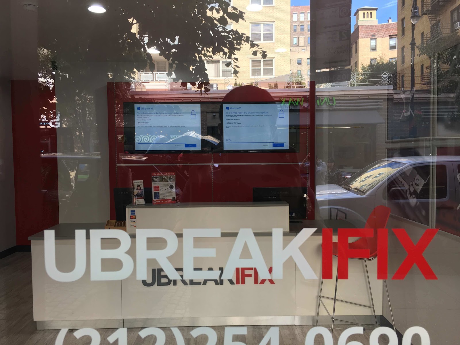 5 Reasons You Shouldn’t Create Your Own Digital Signage | Wallboard Blog