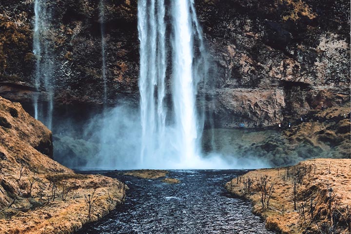 High-Quality Liners for Large Waterfall Spillways