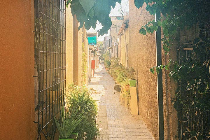 Elegant Designs for Long and Narrow Courtyard Spaces