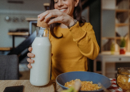 How Much Protein Is in Milk? | Juniper