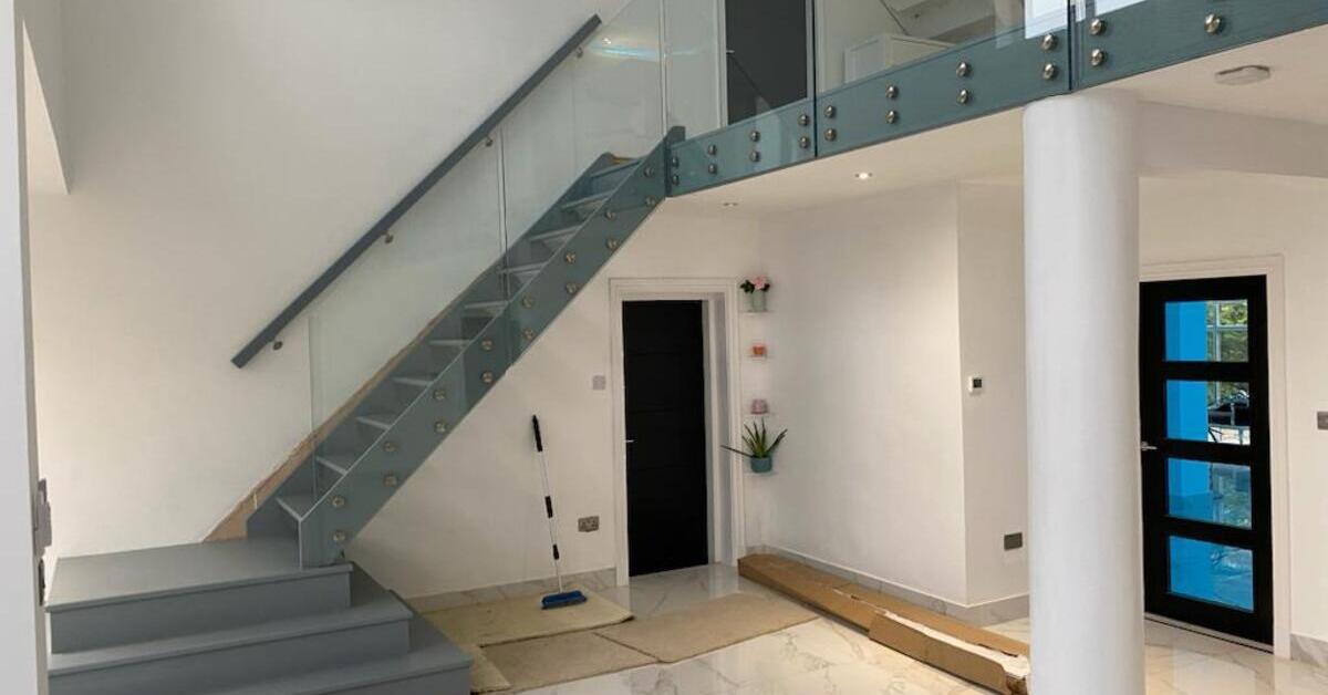 Grey Painted Solid Oak Staircase With Frameless Glass Balustrade | The ...