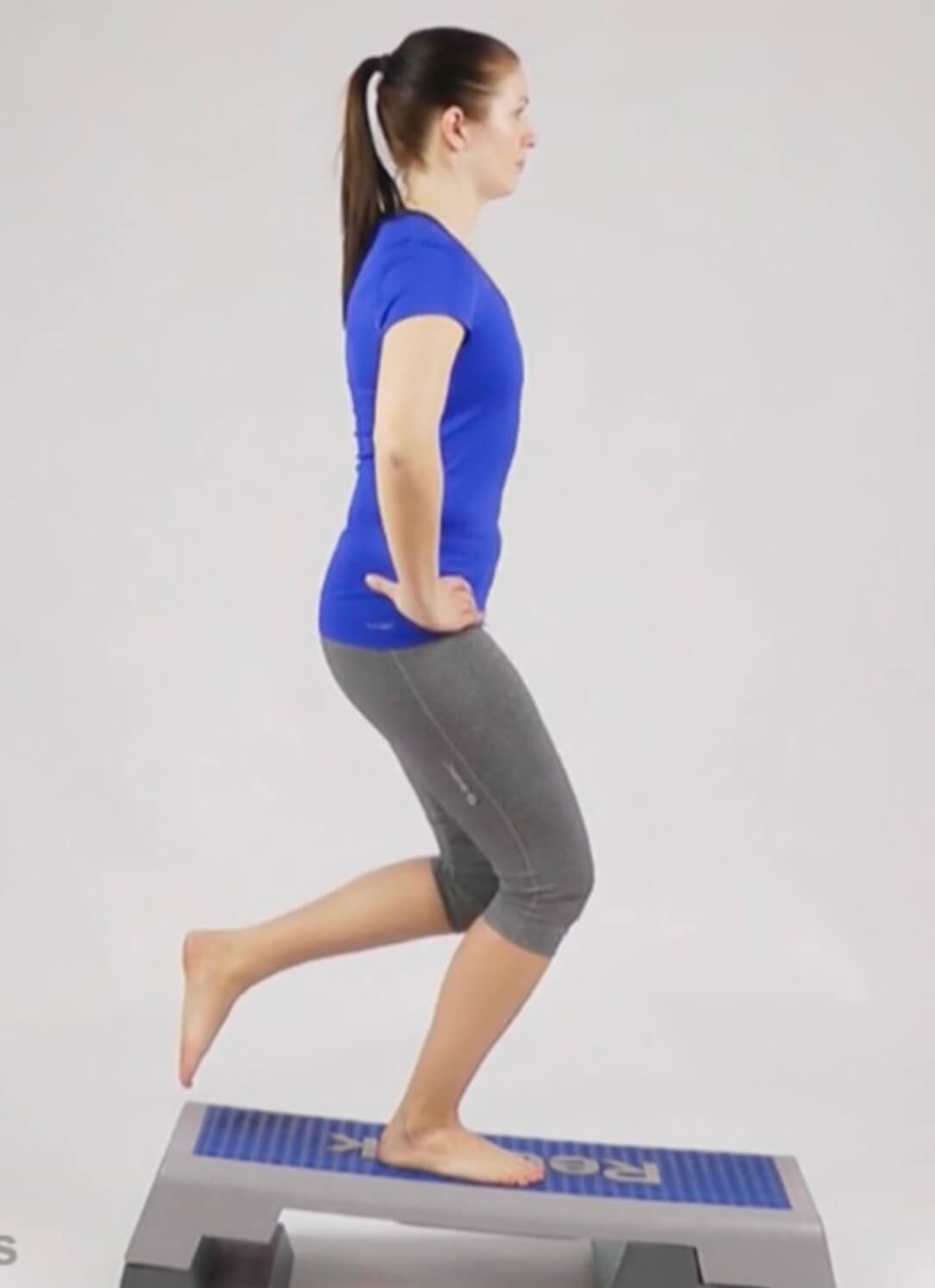 Comment effectuer le squat incliné - Physitrack