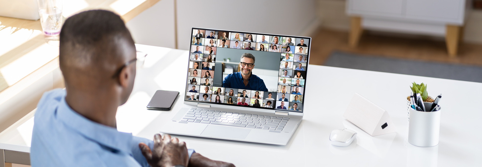 9 Holiday Icebreakers for Zoom Meetings