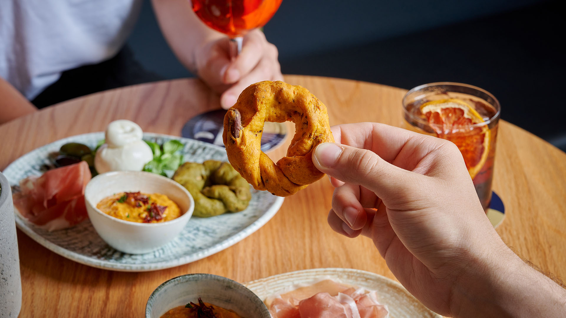 Con il Tarallo Napoletano l’aperitivo di Obicà ha un twist in più ...