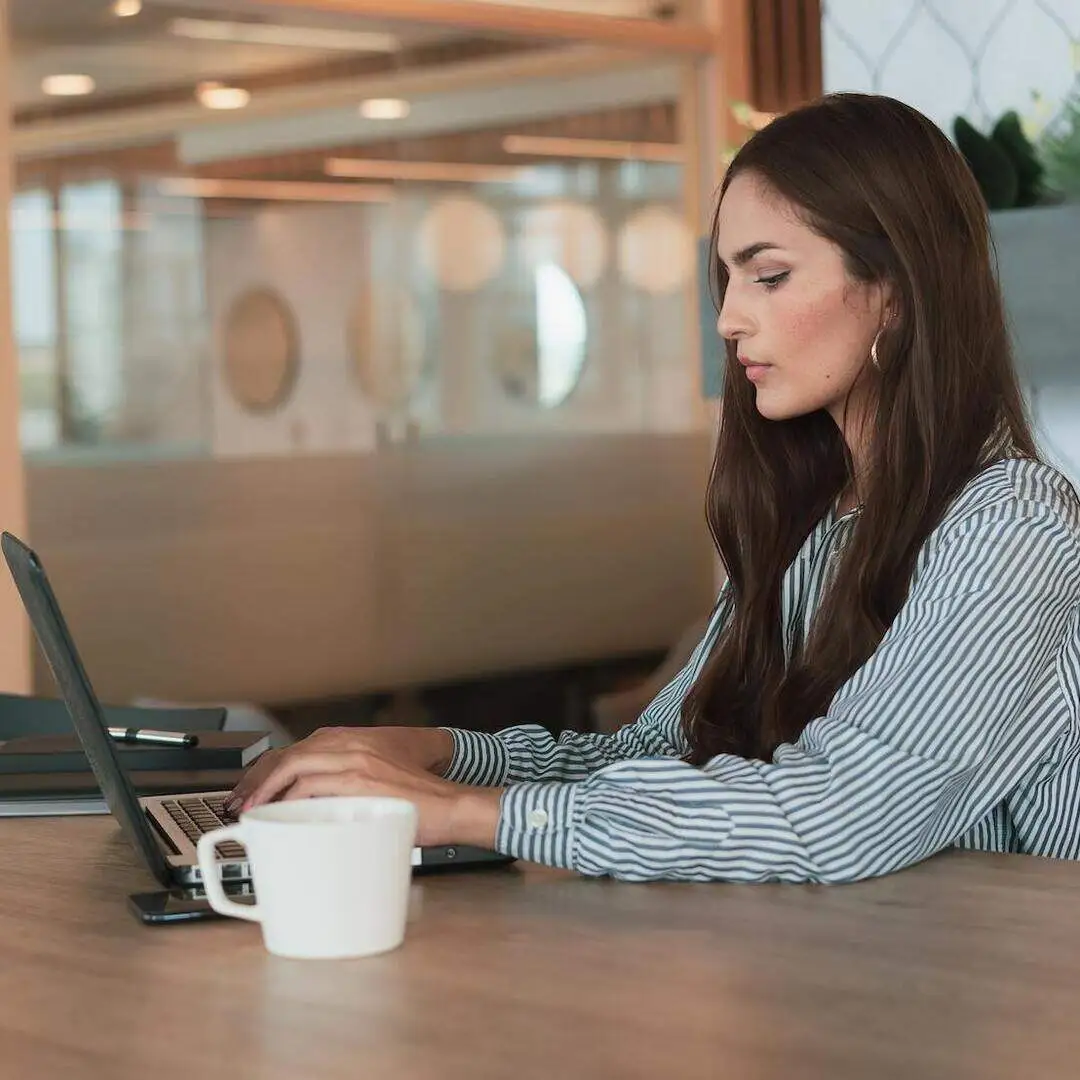 Outsourcing to Mexico: Pros, Cons, & Best Roles To Outsource