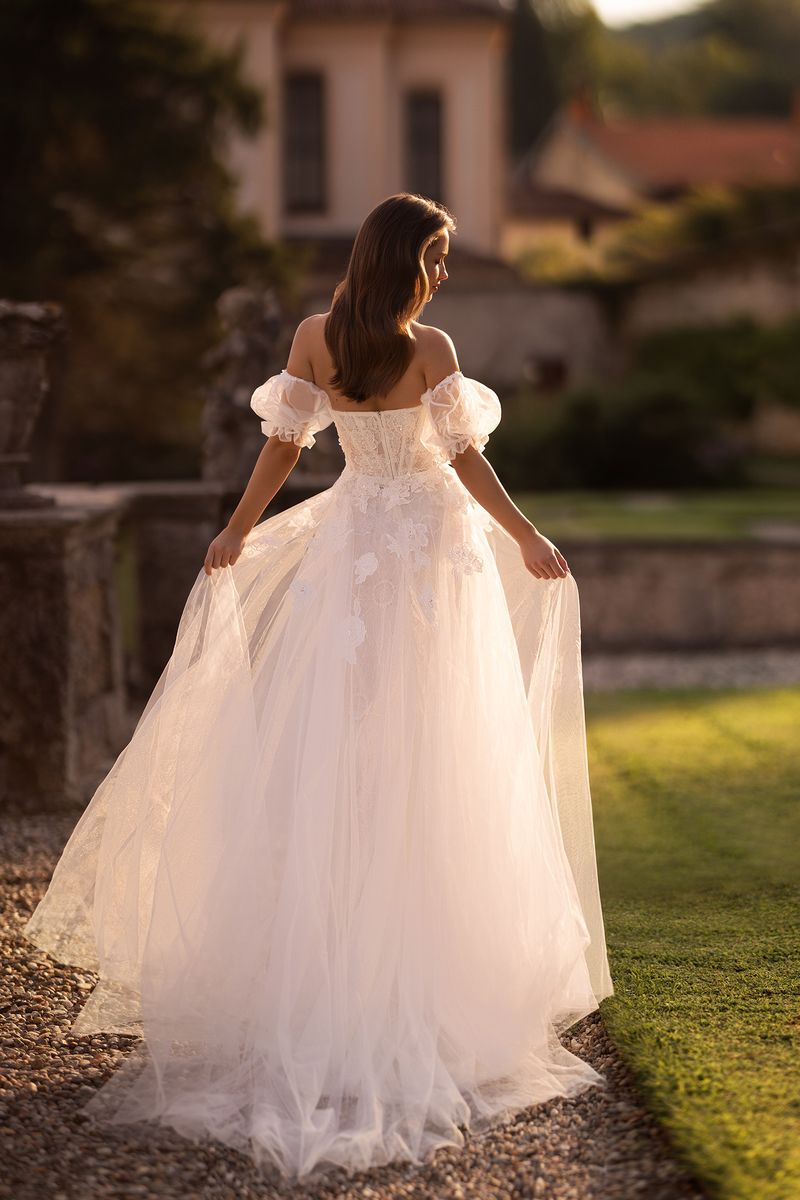 Milan: Wedding dress – 429 - Adama