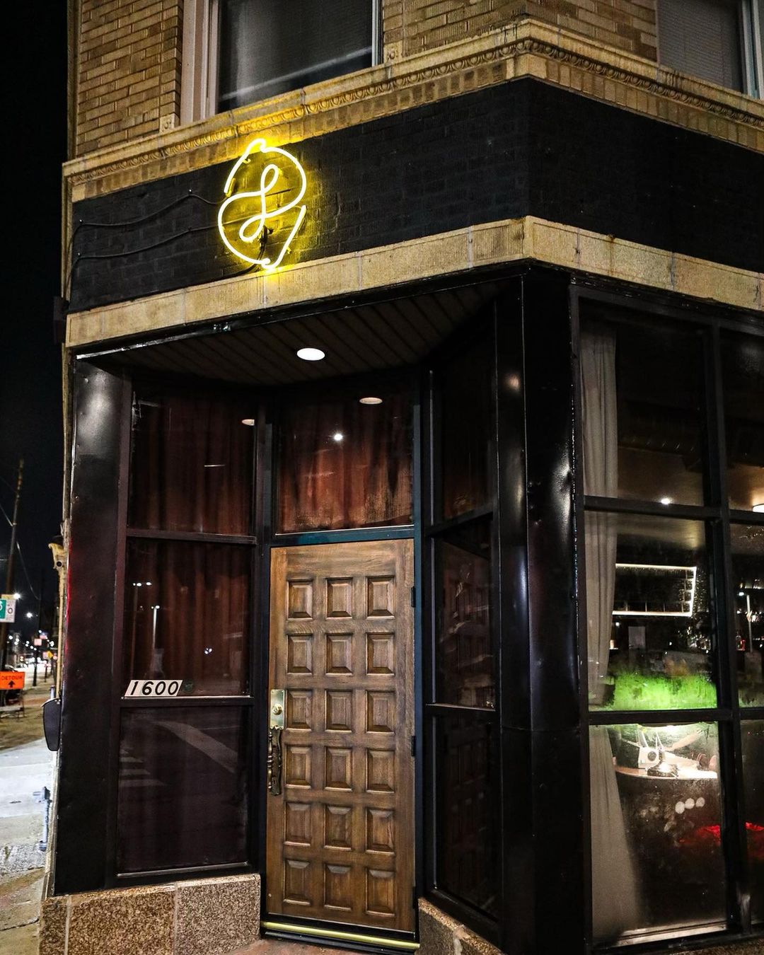 Lemon Chicago - Cocktail Bar & Performance Venue