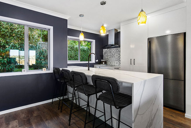 Contrasting Colours and Striking Features Create a Stylish Kitchen in ...