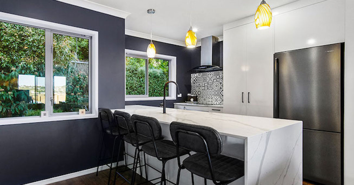 Contrasting Colours and Striking Features Create a Stylish Kitchen in ...