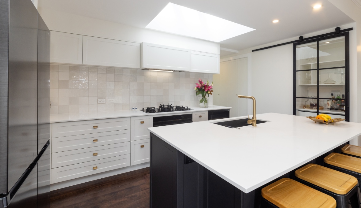 A striking multi-living area transformation in Paremata, Wellington ...