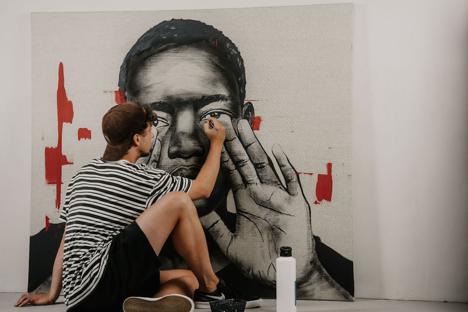 Abstrakter Realismus: Künstler Bastian Fiala gibt Emotionen eine Farbe