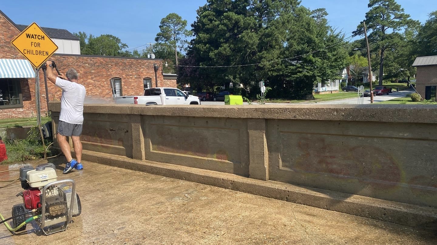 Local Man Cleans Up MidTown Graffiti; Sets Example For City Leaders