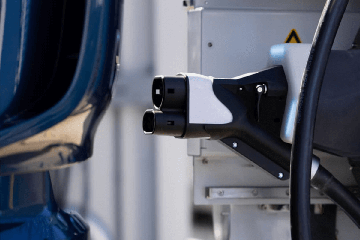 Case: A human centred approach to a hands-free charging solution