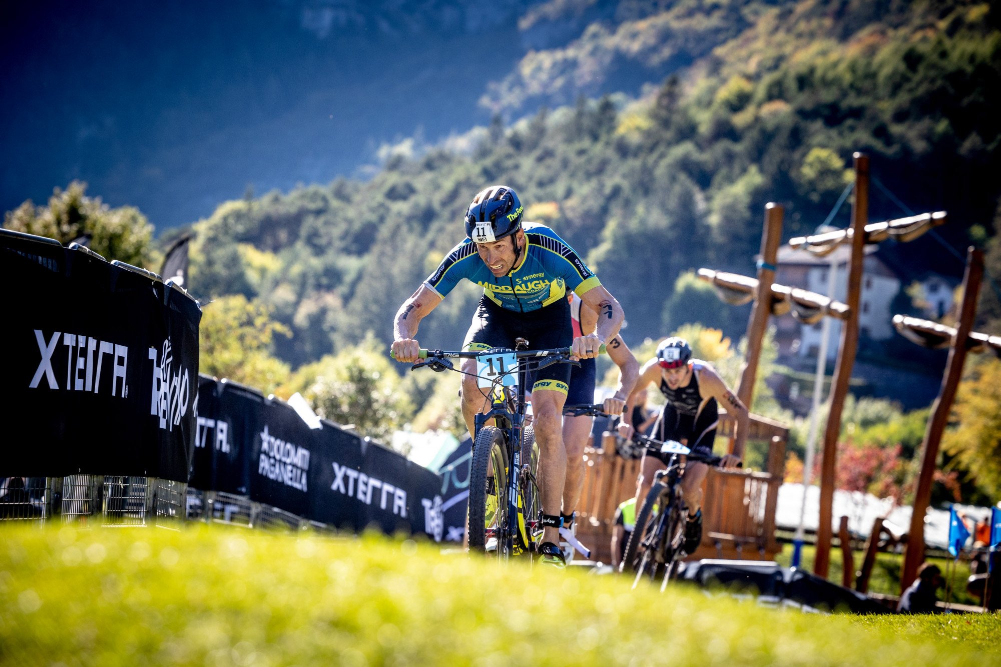 Short Track Live Broadcast