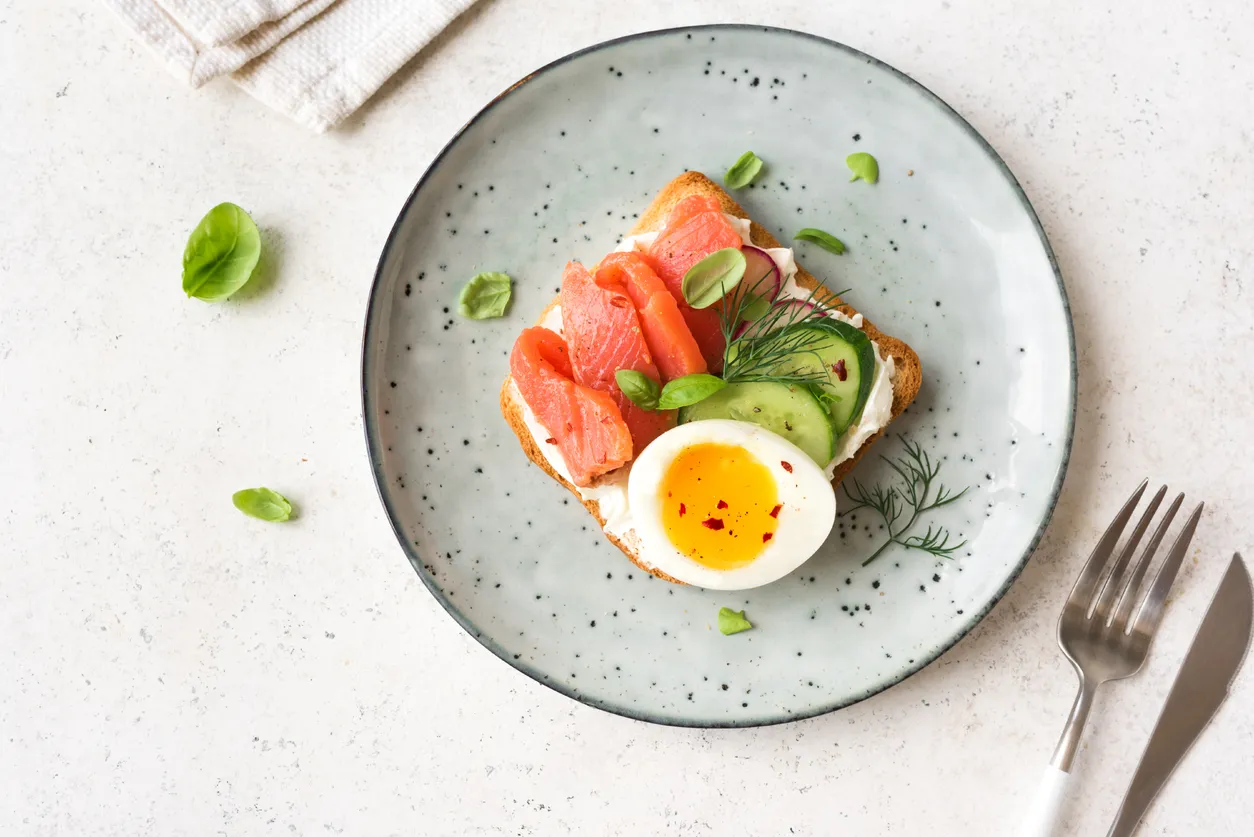 5 Healthy Breakfast Meats + What to Avoid | Nourish