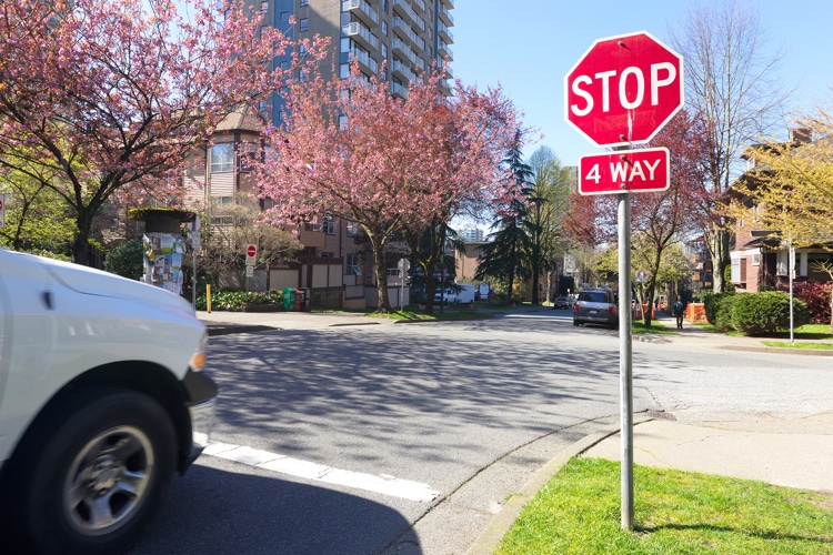 G3 Help Me | Blogs - How To Prevent Accidents at Stop Signs