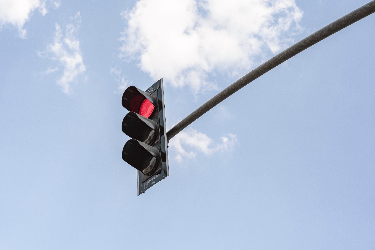 G3 Help Me | Blogs - The Dangers of Running a Red Light in Knoxville