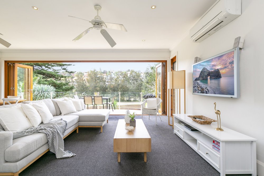 The complete Airbnb host checklist | MadeComfy Blog