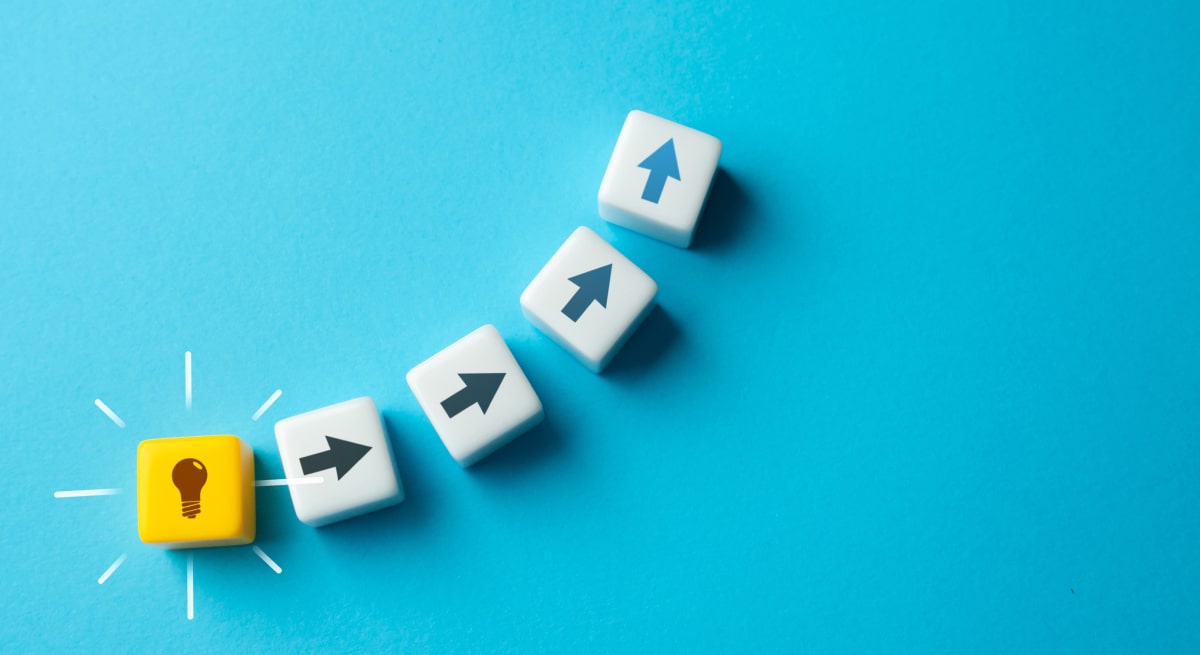 Flyer Design: A Beginners Guide for Tips, Tricks, and Inspiration ...