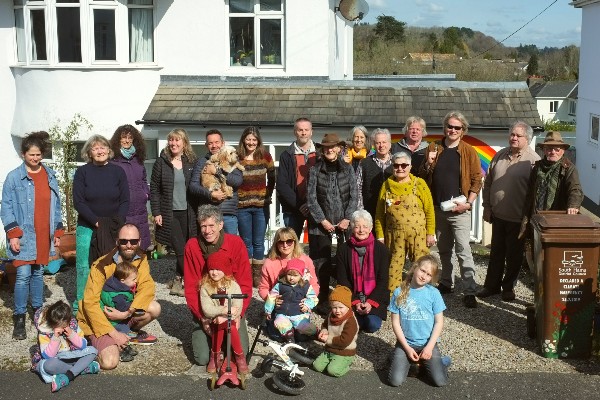 Connect Communities to Take Practical Carbon Saving Action