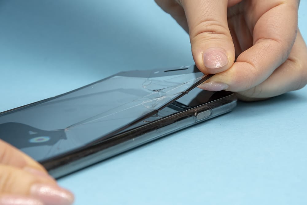 How to Repair Broken Glass on your Cell Phone? | Cellfixx BC