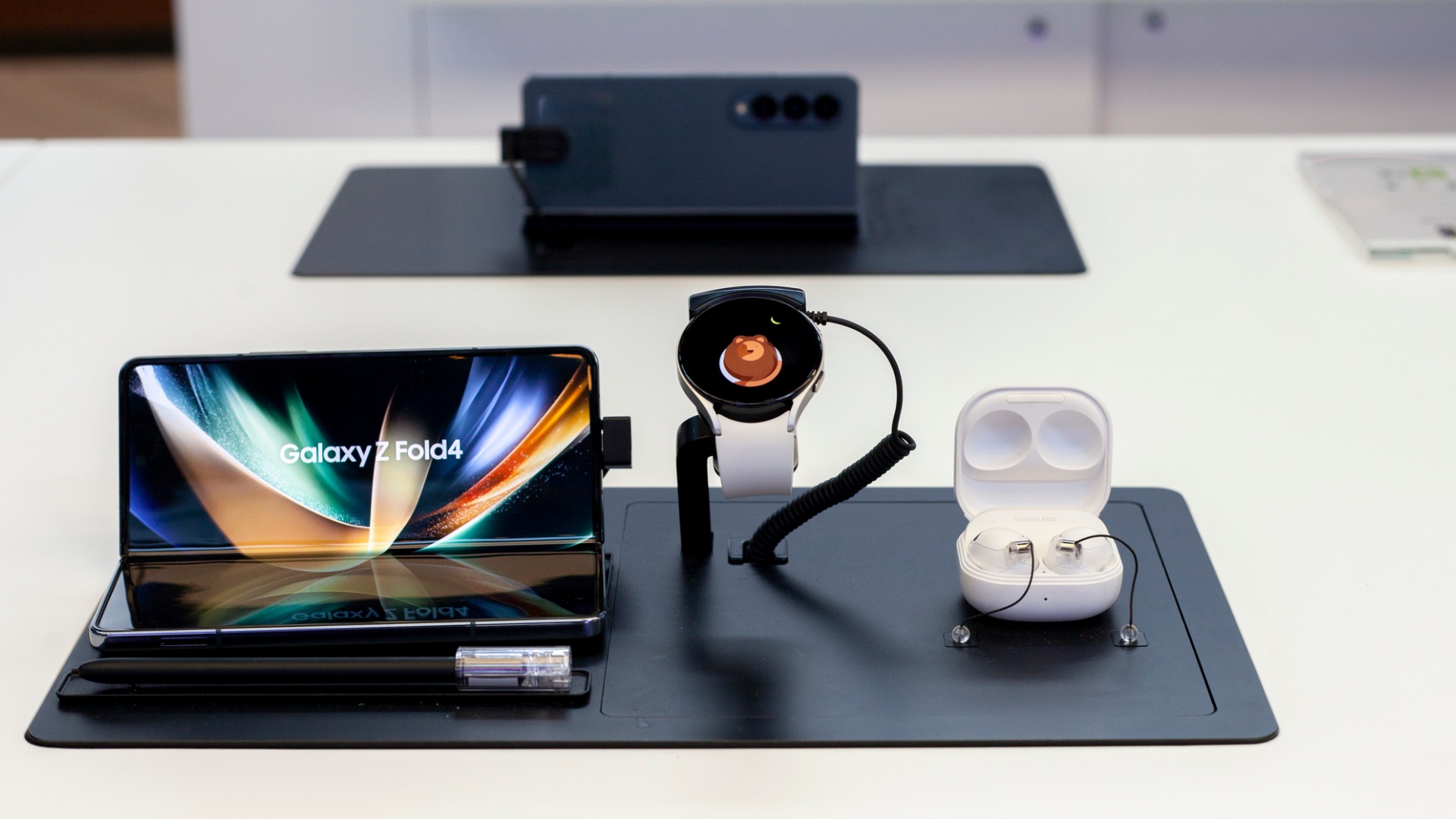 Become The Multitask King With Samsung Galaxy Z Fold 4 in Vancouver ...