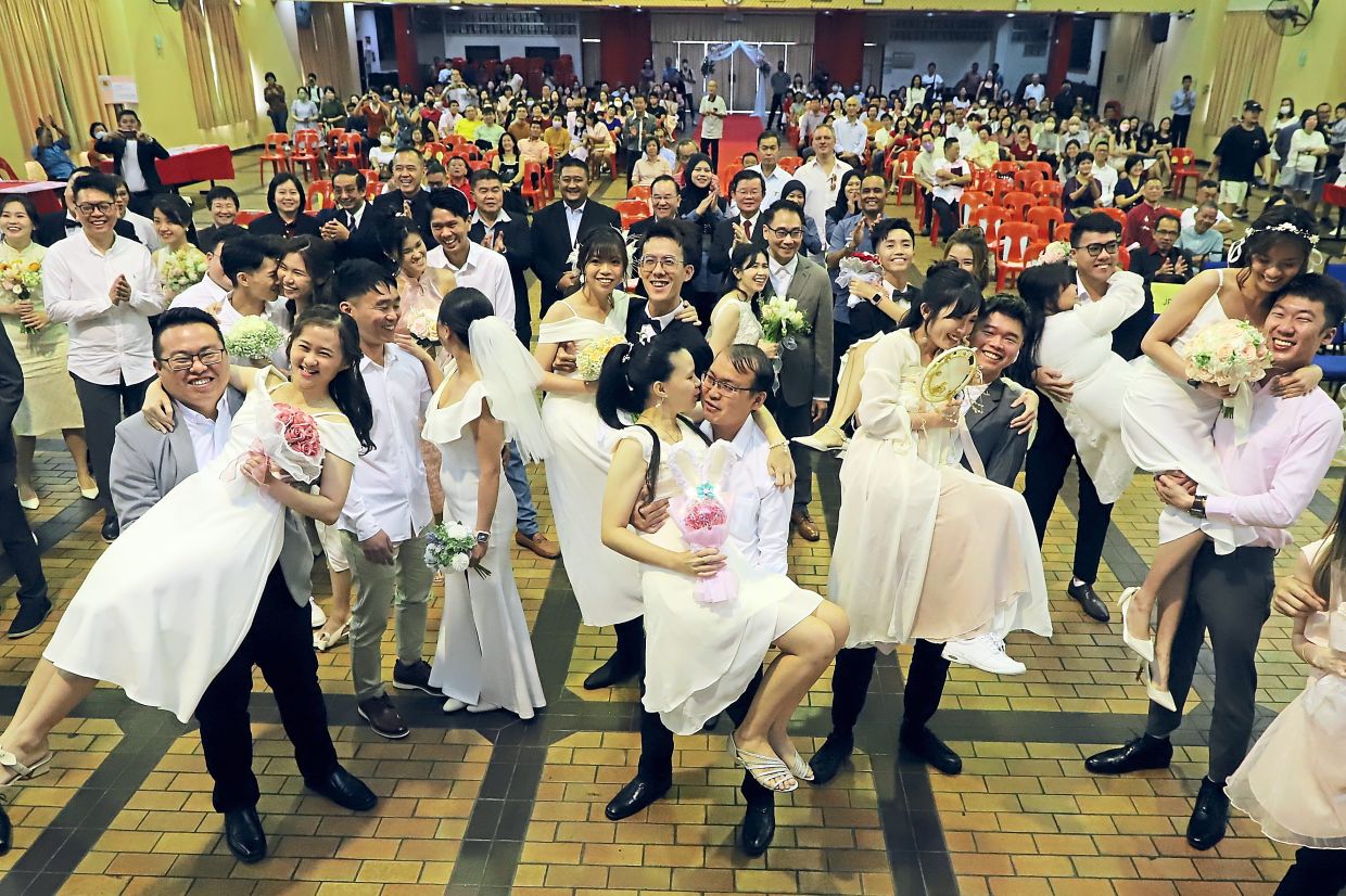 Marrying for "Baby Dragons" in 2024: Embracing Chinese Zodiac Traditions