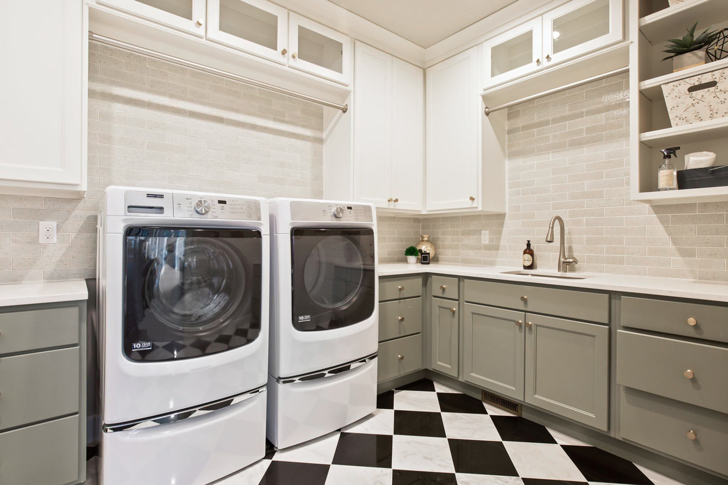 Efficient Laundry Room Organization for Every Budget