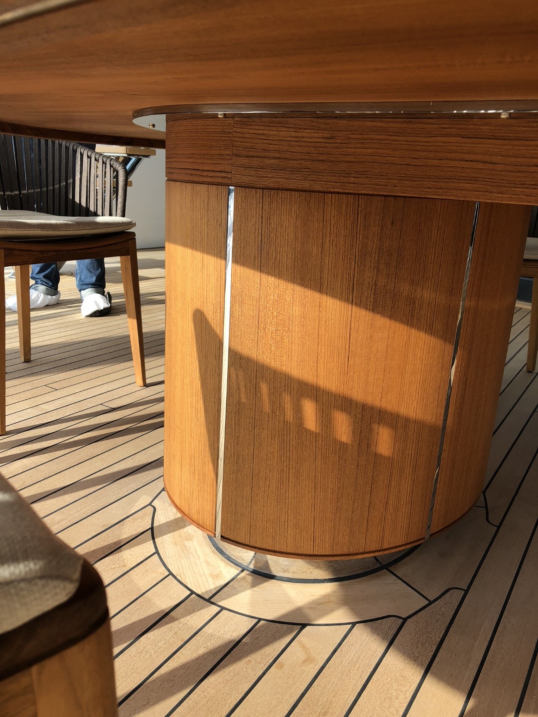 Dining table designed by TIM HEYWOOD DESIGN