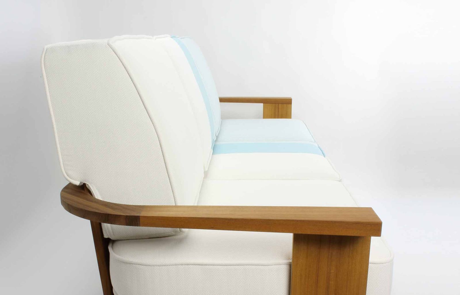 Sofa designed by PINTO DESIGN