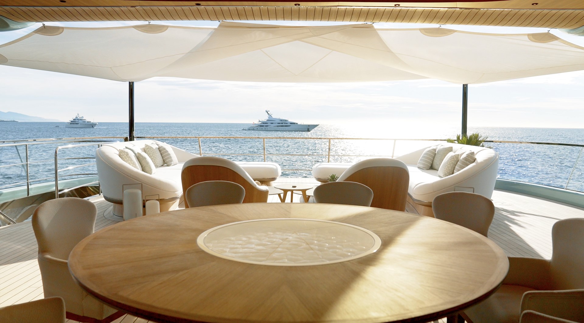 Dining table designed by AZURE YACHT DESIGN
