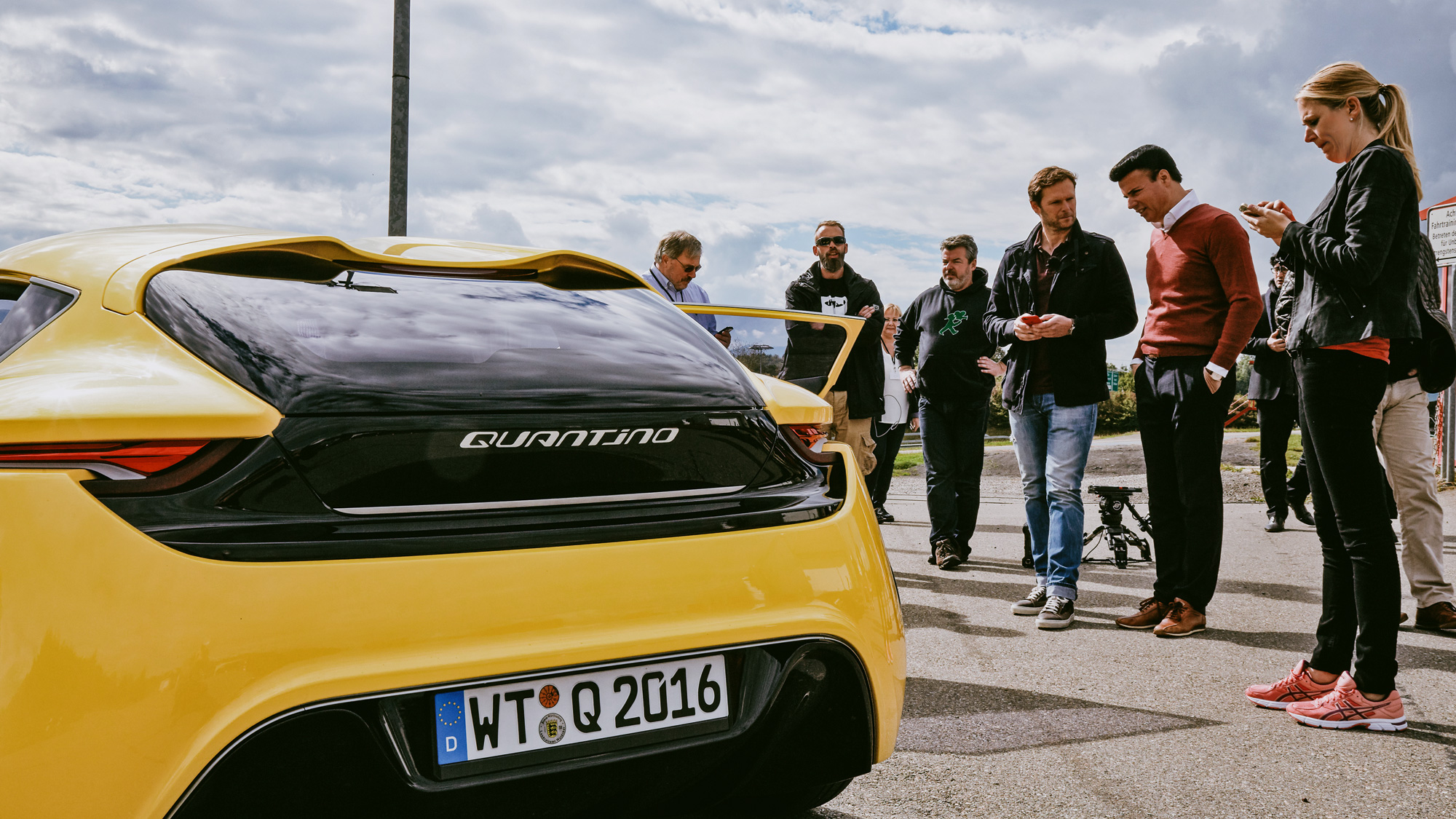 nanoFlowcell in Action – Journalists Drive QUANT Prototypes for First Time