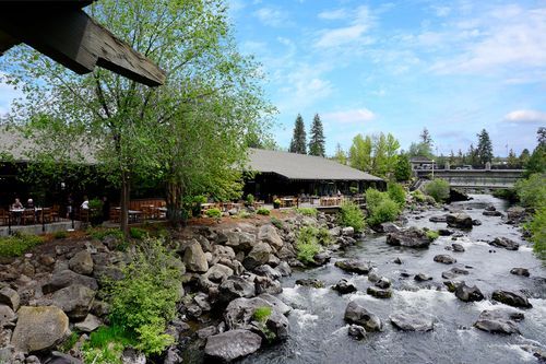 Hotels in Bend, Oregon and Resorts on the Deschutes in Bend, OR