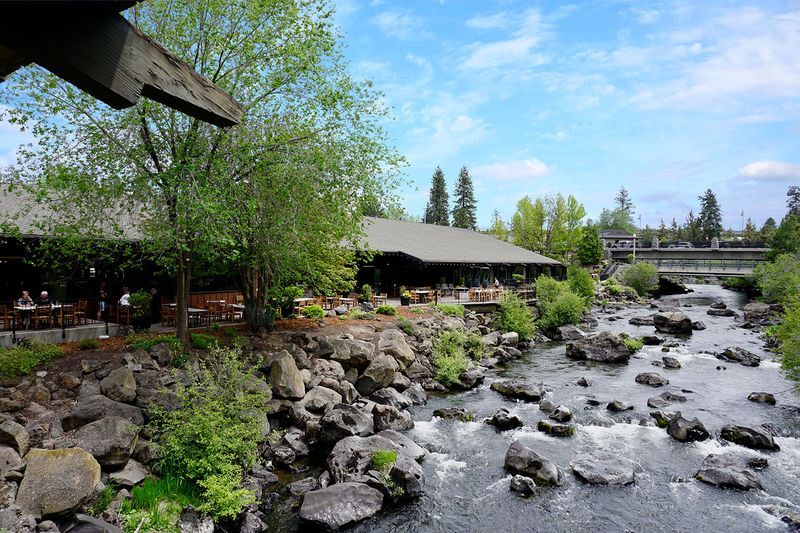 Hotels in Bend, Oregon and Resorts on the Deschutes in Bend, OR