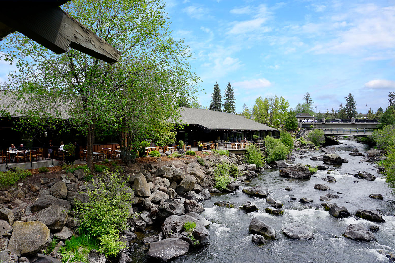 Hotels in Bend, Oregon and Resorts on the Deschutes in Bend, OR