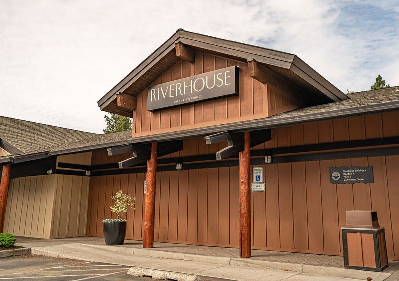 Hotels in Bend, Oregon and Resorts on the Deschutes in Bend, OR