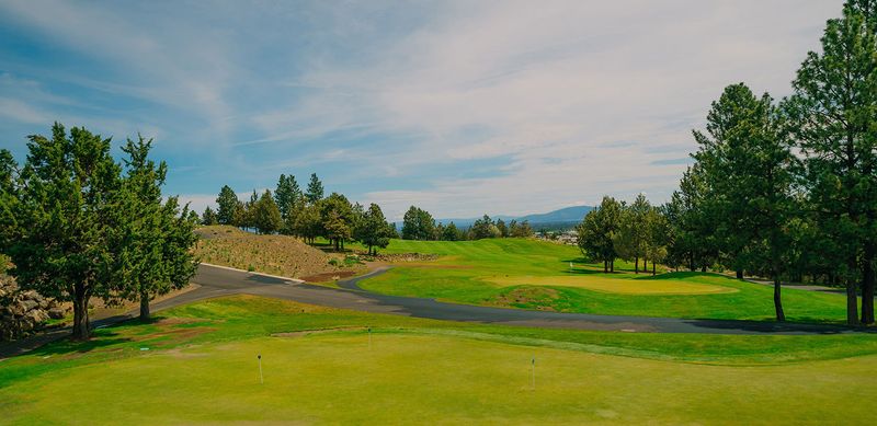 Hotels in Bend, Oregon and Resorts on the Deschutes in Bend, OR