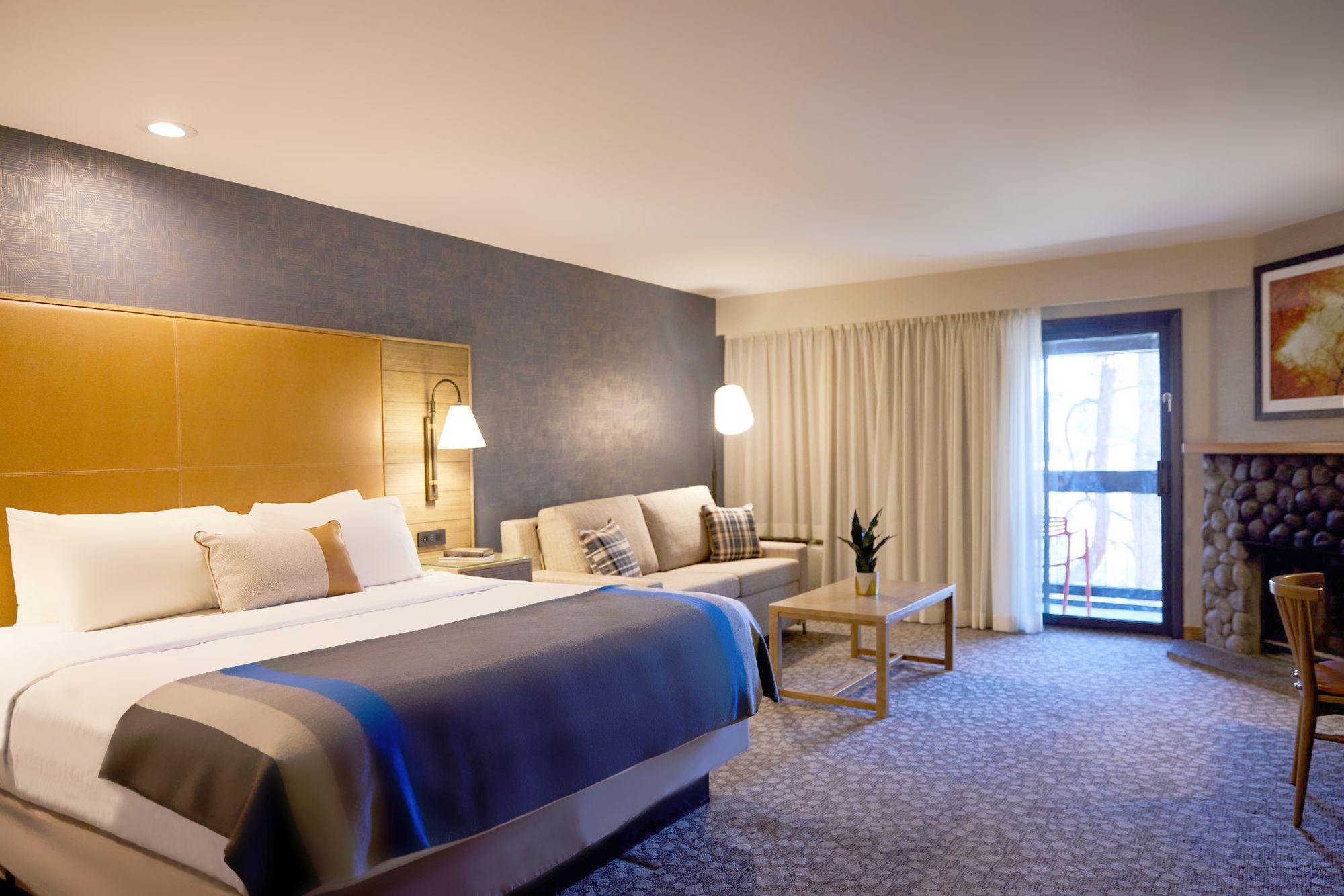 Hotels in Bend, Oregon and Resorts on the Deschutes in Bend, OR