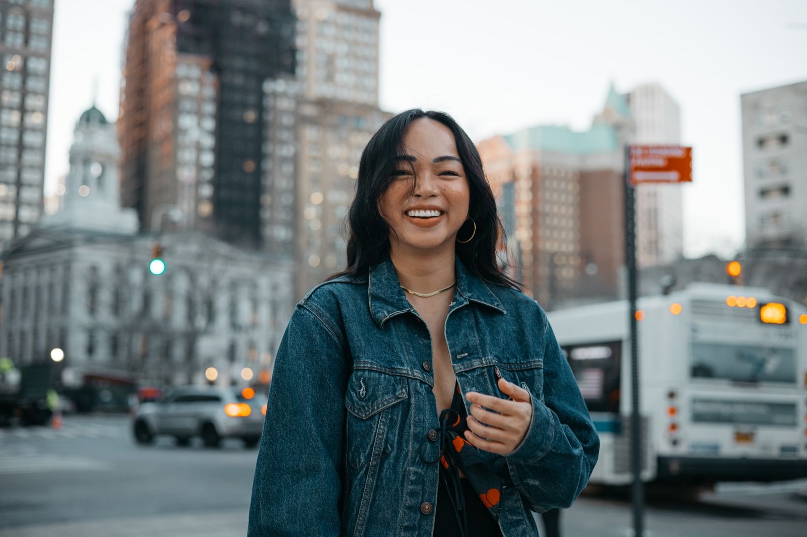 How to Appropriately Use Emojis, Memes, and GIFs in Training → Opus Digest