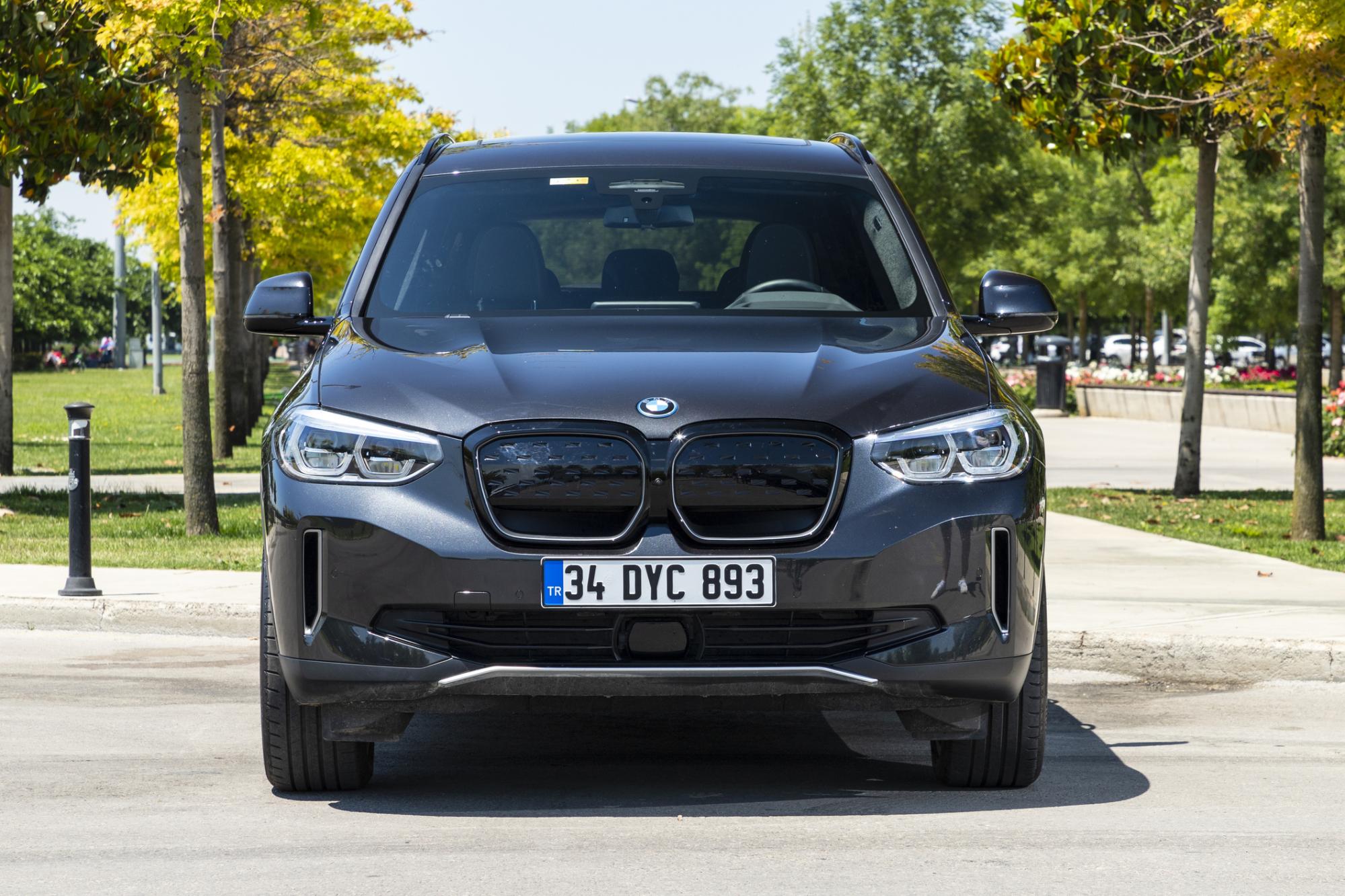 BMW iX3 vs Volvo XC40 Recharge: The Ultimate EV Showdown