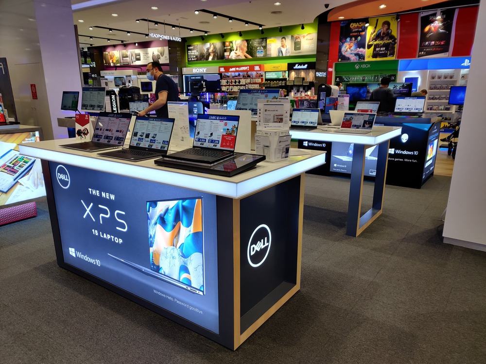 5 Reasons Why Immersive Retail Displays Are Essential for Store Success