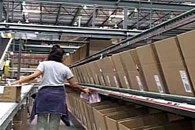 Pick / Put to Light with Parts Carousels