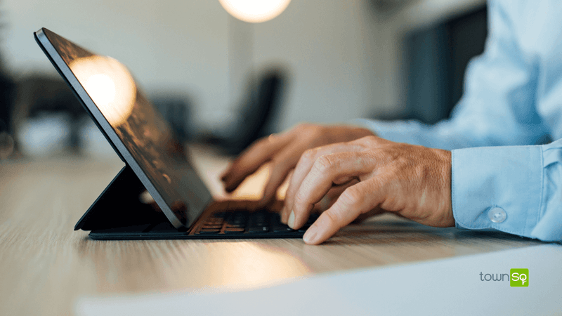 How to write the perfect email announcement for residents in an HOA