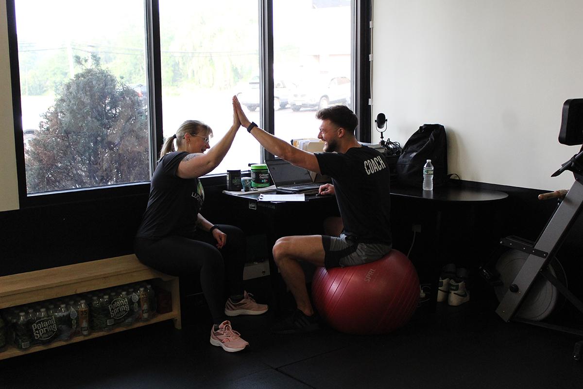 On The Move Fitness - Small Group, Large Group, 1 on 1, and Memberships